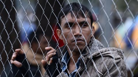 Viewpoints: How to defeat Islamic State - BBC News