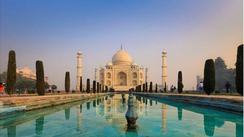 India tourism: How 'revenge travel' saved the industry - BBC News
