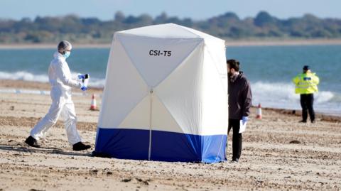 Southsea: Body found washed up on beach identified - BBC News