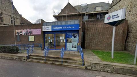 Kent Police sign lists rape as ‘non-emergency’ crime - BBC News