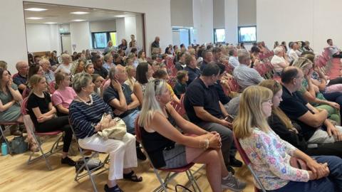 Cae Sioe Môn fydd cartref Eisteddfod yr Urdd 2026 - BBC Cymru Fyw