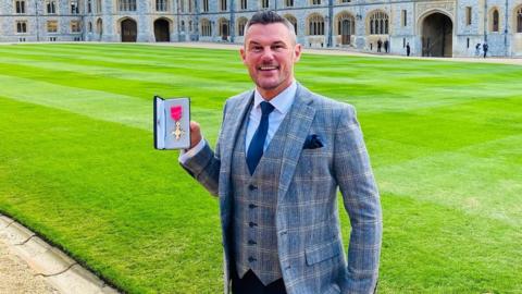 LGBT military ban: 'I was marched off RAF base for being gay' - BBC News