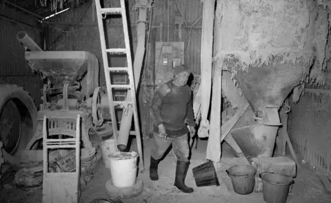 Photographs reveal quirky world of Country Folk