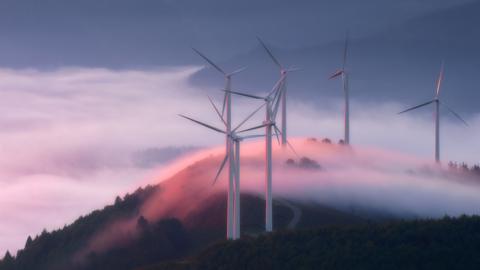 Aeolus: Wind satellite weathers technical storm - BBC News