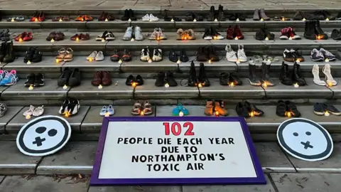 Northampton Guildhall shoe protest over 'toxic air'