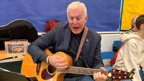 Former West End star writes play about dementia
