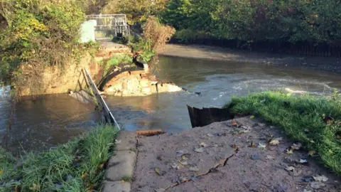 Guildford: National Trust takes on collapsed bridge repairs