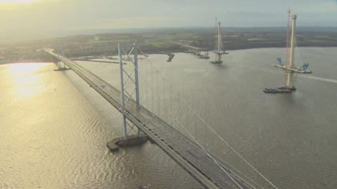 Forth Road Bridge closure: Repair plan revealed - BBC News