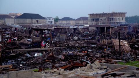Nigeria housing: 'I live in a floating slum' in Lagos - BBC News