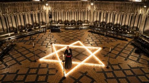 Holocaust Memorial Day: Portraits of last remaining UK survivors ...