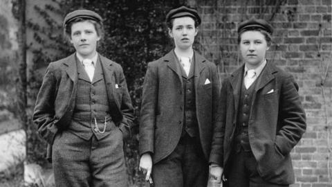 In pictures: International Women's Day around the globe - BBC News