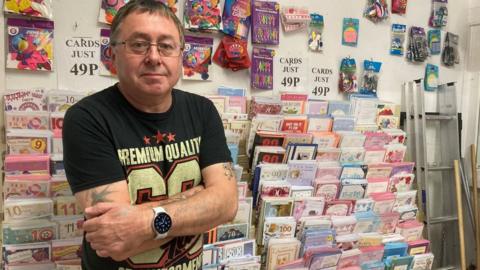 Cost of living crisis: Traders sell Christmas cards in September - BBC News