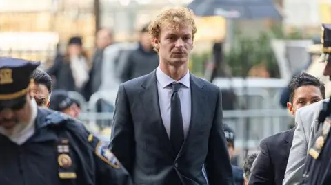 Subway chokehold death: Man's father files civil suit against Daniel Penny