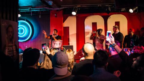London's 100 club: Historic music venue given special status - BBC News