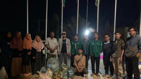 Konflik Sudan: Ribuan warga tinggalkan Khartoum, Indonesia siap evakuasi WNI - BBC News Indonesia