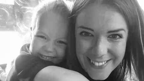 Pregnancy loss: Woman distressed by scan reminder after miscarriage