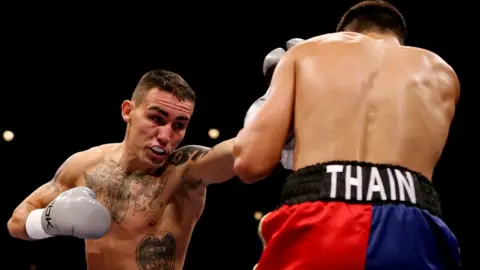 Lee Noble: Family's fundraiser to fulfil boxer's dying wish