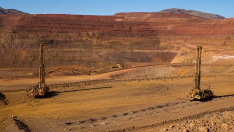 How tech is revolutionising the mining industry - BBC News