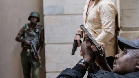 Nairobi DusitD2 hotel attacked by suspected militants - BBC News