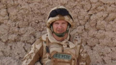 Fleetwood man aims to be first to swim to the Isle of Man - BBC News