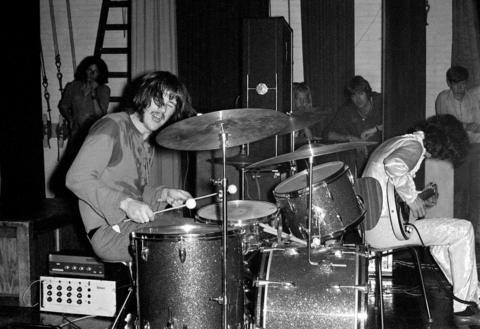 Led Zeppelin: Pictures show first concert, in 1968 - BBC News