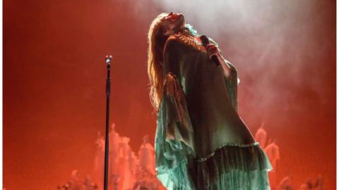 Cornwall: Newquay Boardmasters festival attracts thousands - BBC News