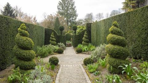 Listed landscapes: Twenty post-war sites protected - BBC News