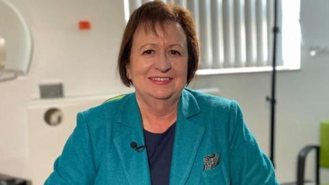 MP calls for more health services in Leighton Buzzard - BBC News