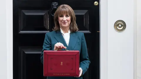 No digital ID checks until you change jobs, says No 10