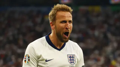 Harry Kane fan criticised by police for 999 call