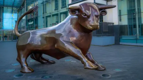 Laurence Broderick: Tributes to creator of Birmingham's Bullring bull