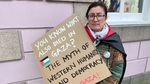 Jersey people gather in support of Gaza ceasefire