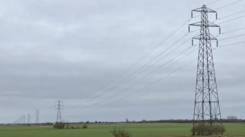 National Grid consultation into Lincolnshire pylons ending - BBC News