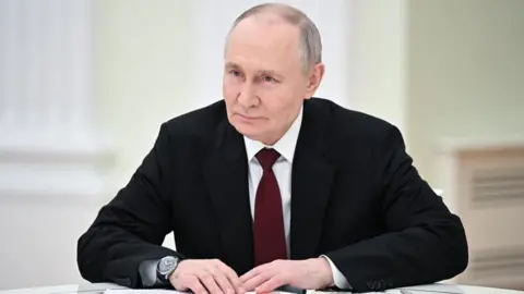 Newspaper headlines: 'Putin will strike again' and Starmer heads to DC