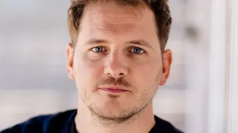 Arts firms 'in middle of perfect storm', says Hull theatre director