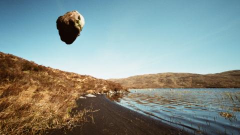 How stone poses became a surreal project - BBC News