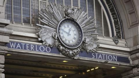 Waterloo Station: £800m revamp begins with signal failure - BBC News