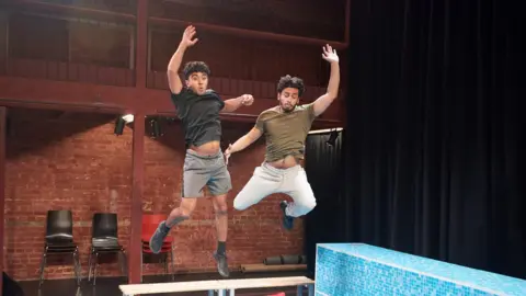 Oxford play about Muslim men learning to swim starts national tour