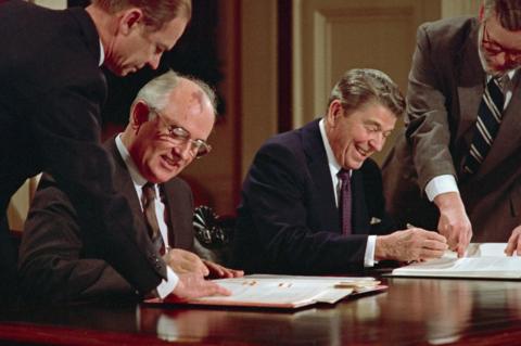 In pictures: The life of ex-Soviet leader Mikhail Gorbachev - BBC News