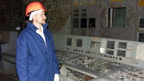 Chernobyl survivors assess fact and fiction in TV series - BBC News