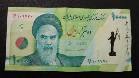 Iranians launch banknote protest to get round censorship - BBC News