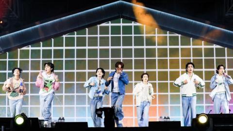 BTS: K-pop stars to take time out for military service - BBC News