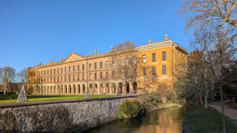 Big Picture: This week's images from the south of England