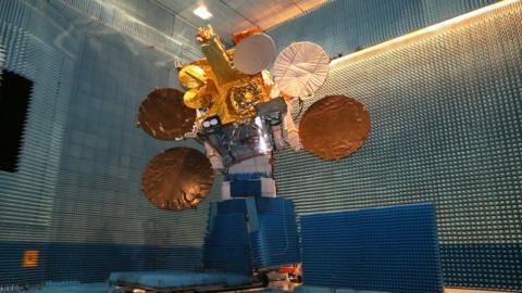 Lift-off for Europe's space laser network - BBC News