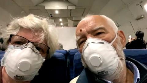 Coronavirus: Why systemic problems leave the US at risk - BBC News