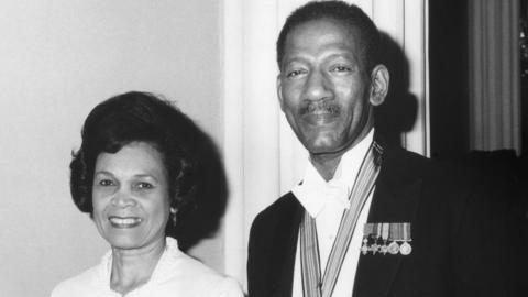 Jamaica's first gold medallist Arthur Wint remembered - BBC News