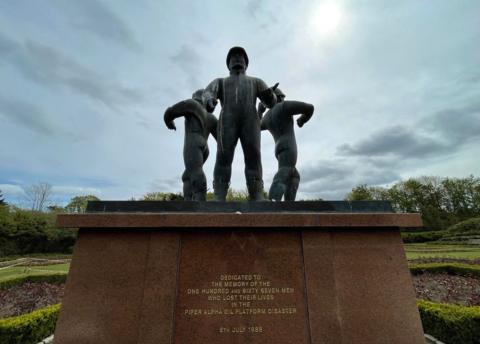 Piper Alpha memorial garden in Aberdeen set for transformation - BBC News