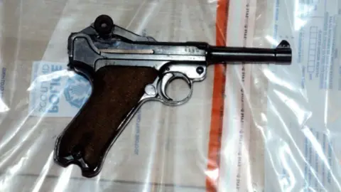 Gang plot involved guns and Royal Mail disguises in Glasgow