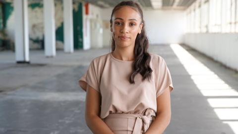 Sex abuser swimming coach Robert Rixon jailed 25 years - BBC News