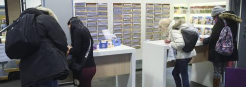 Will Finland's basic income trial help the jobless? - BBC News